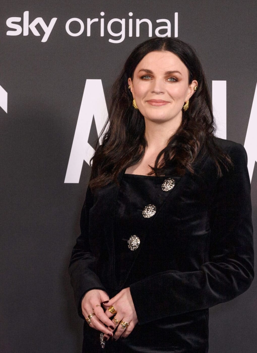 THE TOP 10 BRITISH FEMALE COMEDIANS (UK) IN 2026 - eDigital Agency